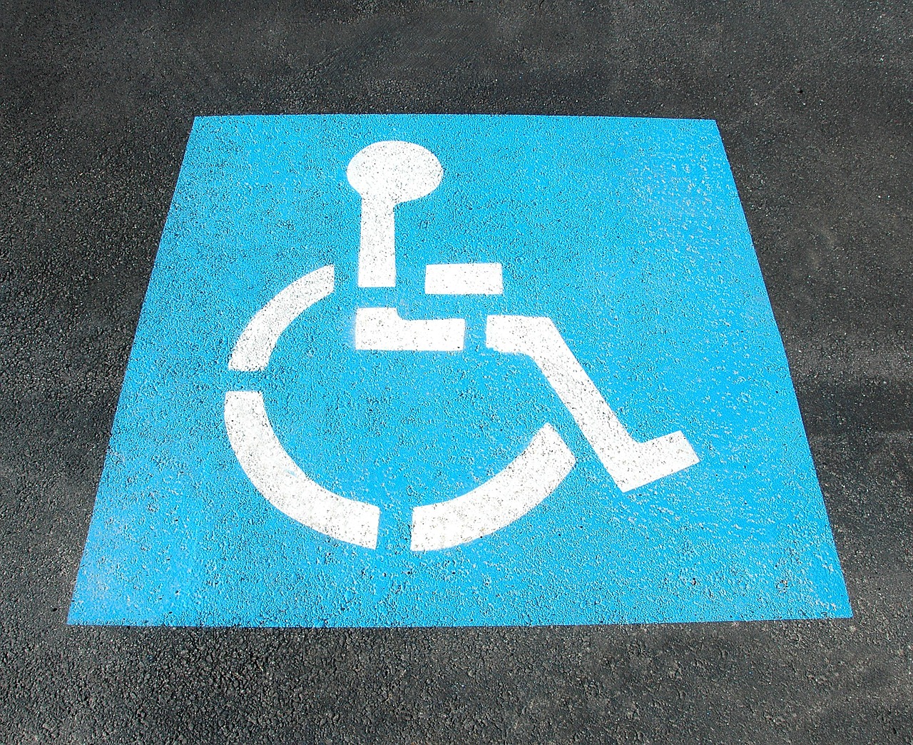 Che differenza c'è tra un disabile e un invalido? - Elelift Srl